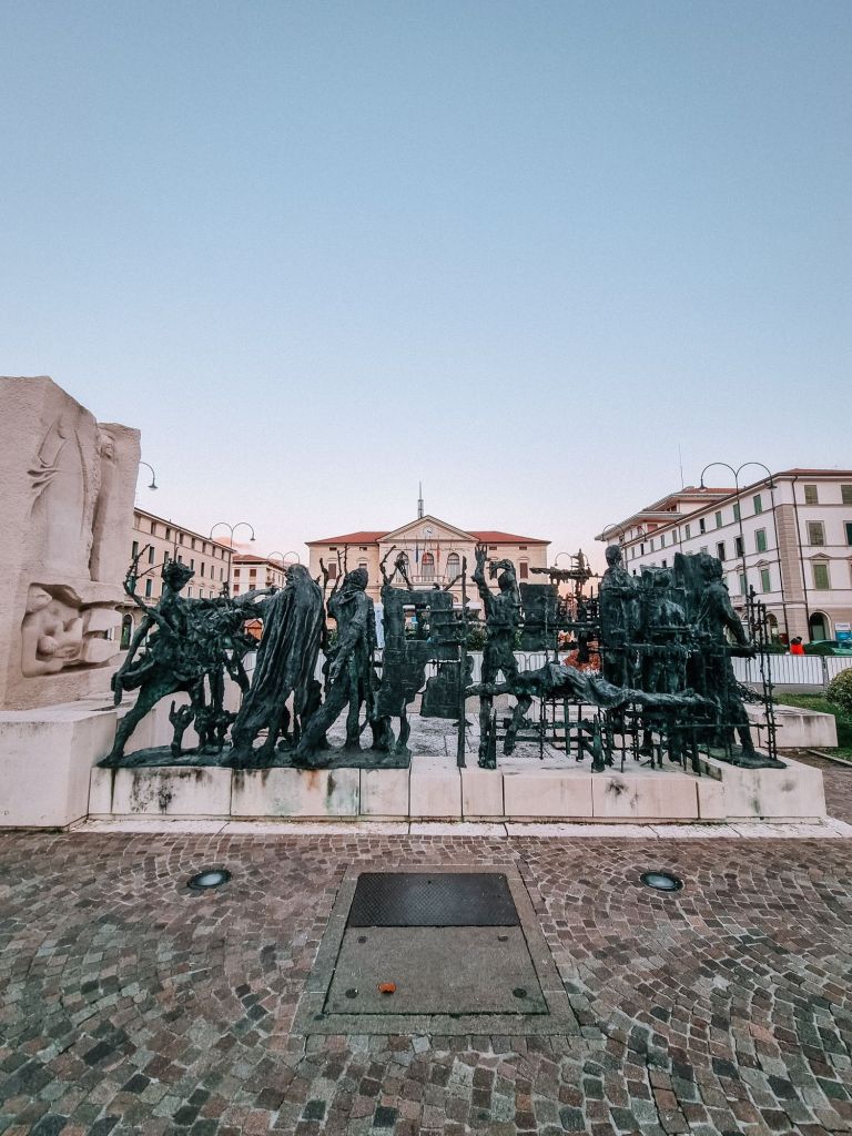 IL MONUMENTO ALLA CITTA’ DI VITTORIO VENETO – Giugi On the Road